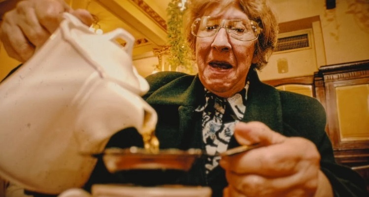 “Yiya Murano: Muerte a la hora del té”, de Alejandro Hartmann - Crítica ...